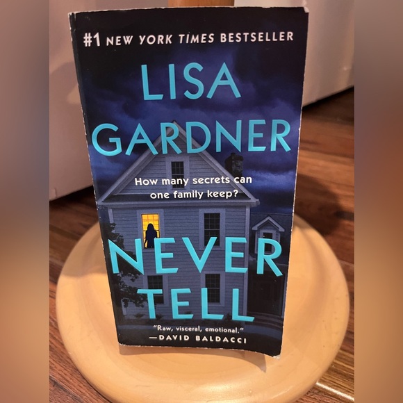 Other | Lisa Gardner Never Tell Book | Poshmark